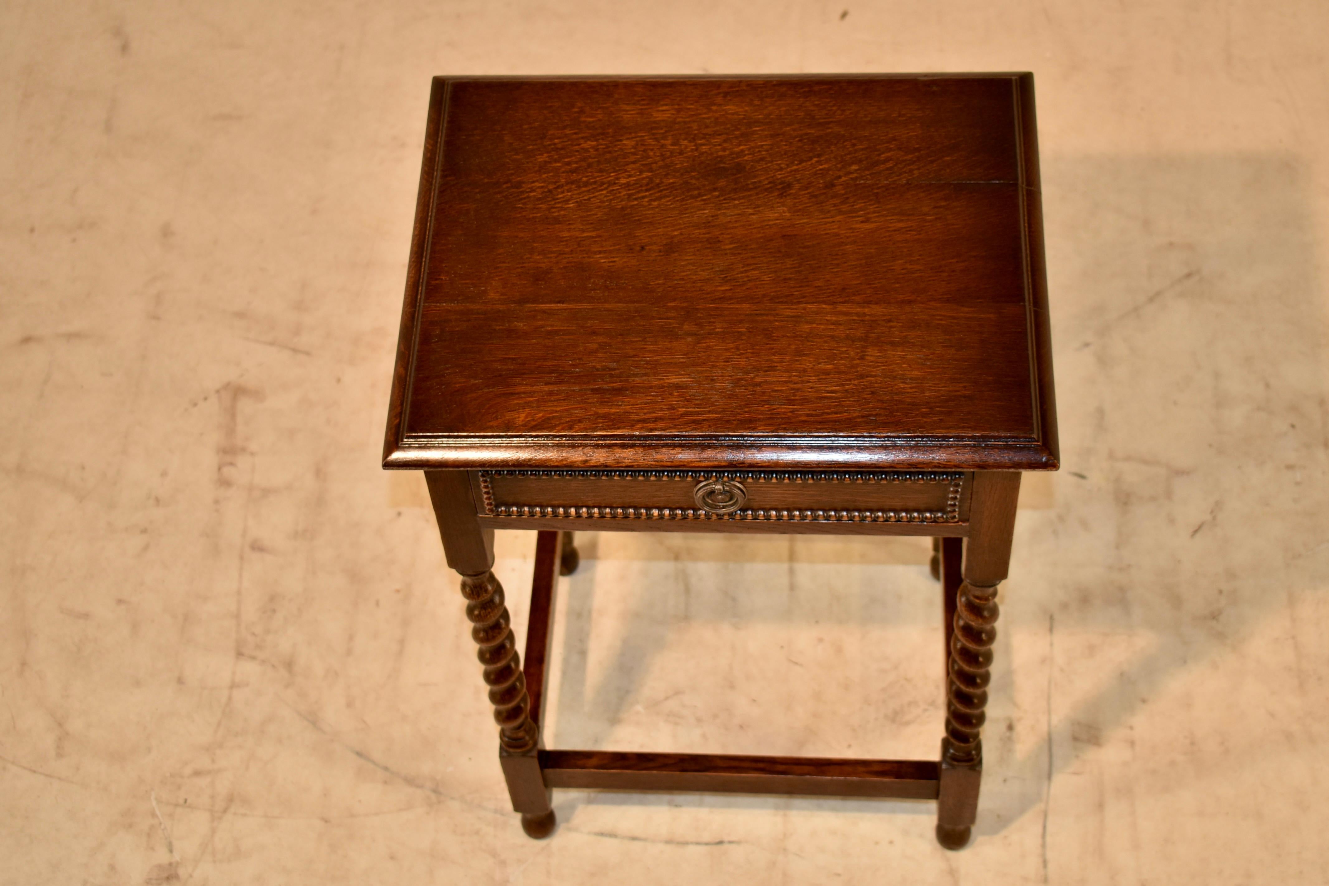English Oak Side Table, c. 1900 For Sale at 1stDibs