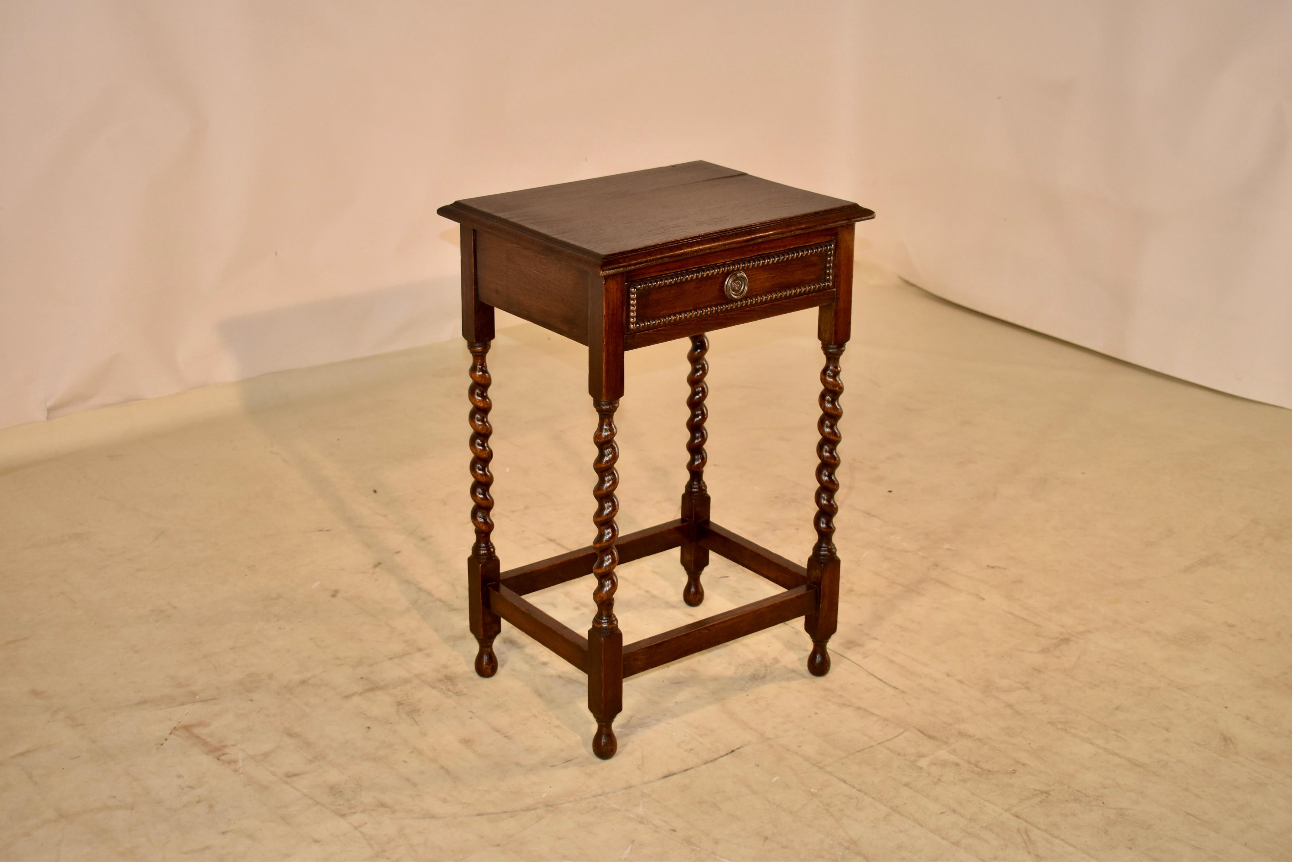 English Oak Side Table, c. 1900 For Sale at 1stDibs