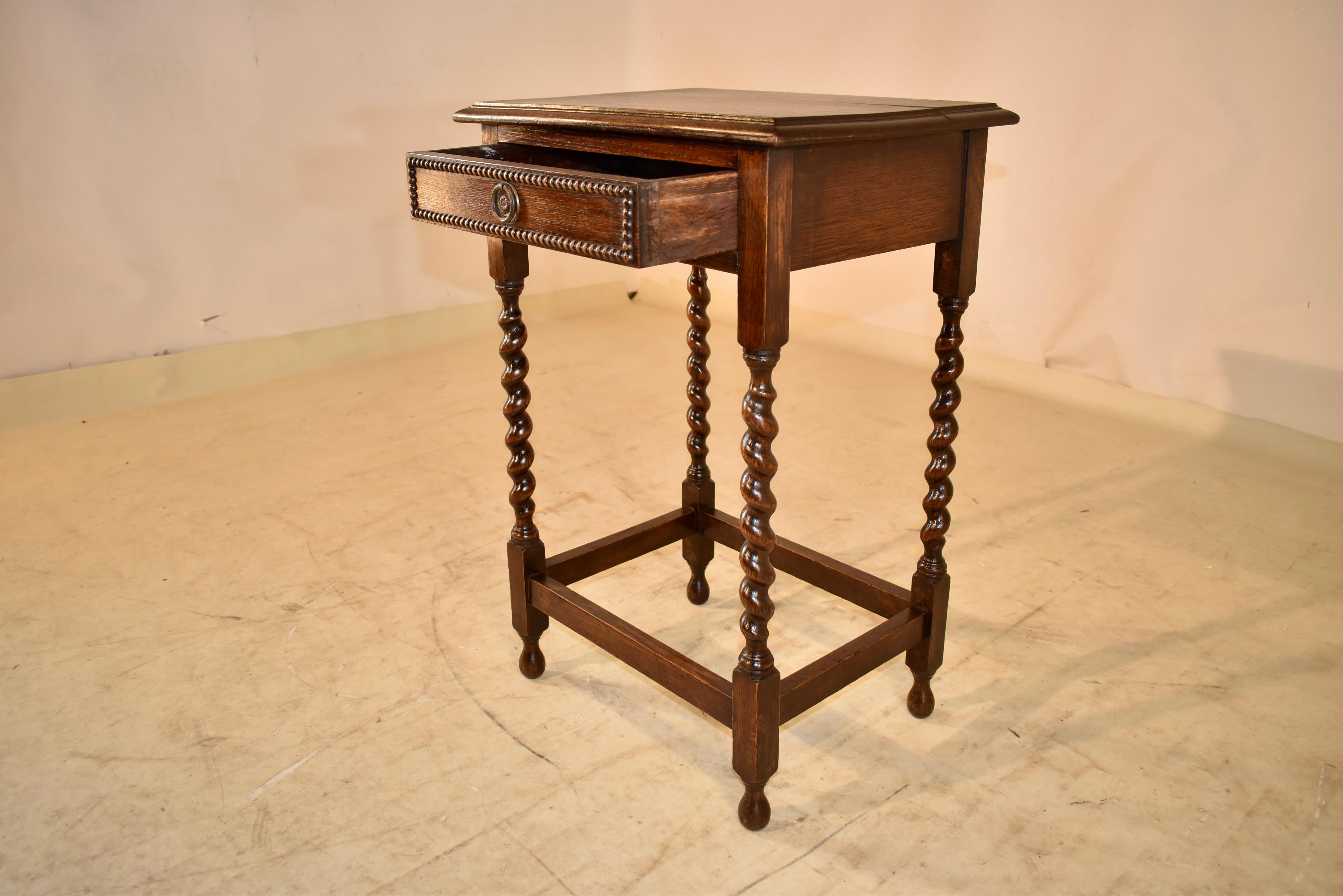 English Oak Side Table, c. 1900 For Sale at 1stDibs