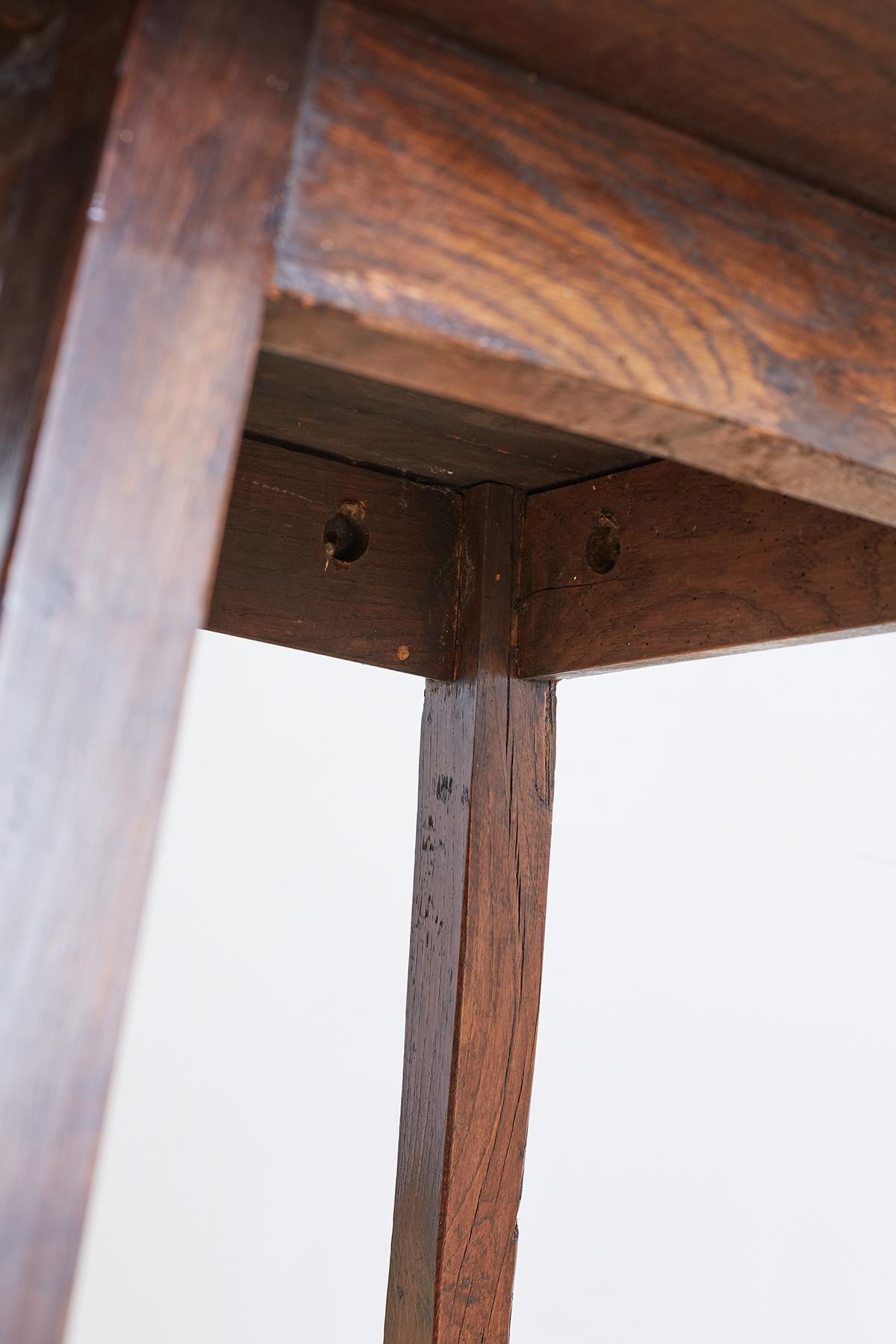 English Oak Tavern or Pub Table at 1stDibs | le tambour tavern