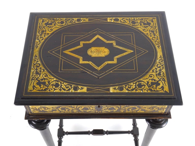 English Openable Work Table, 19th Century For Sale at 1stDibs