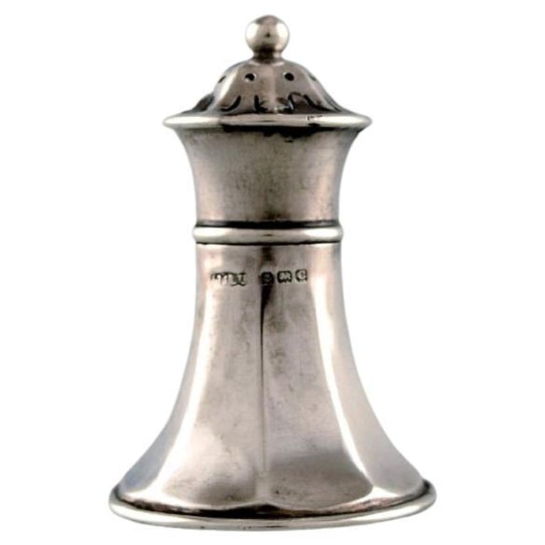 English Pepper Shaker in Silver, Late 19th Century For Sale at 1stDibs