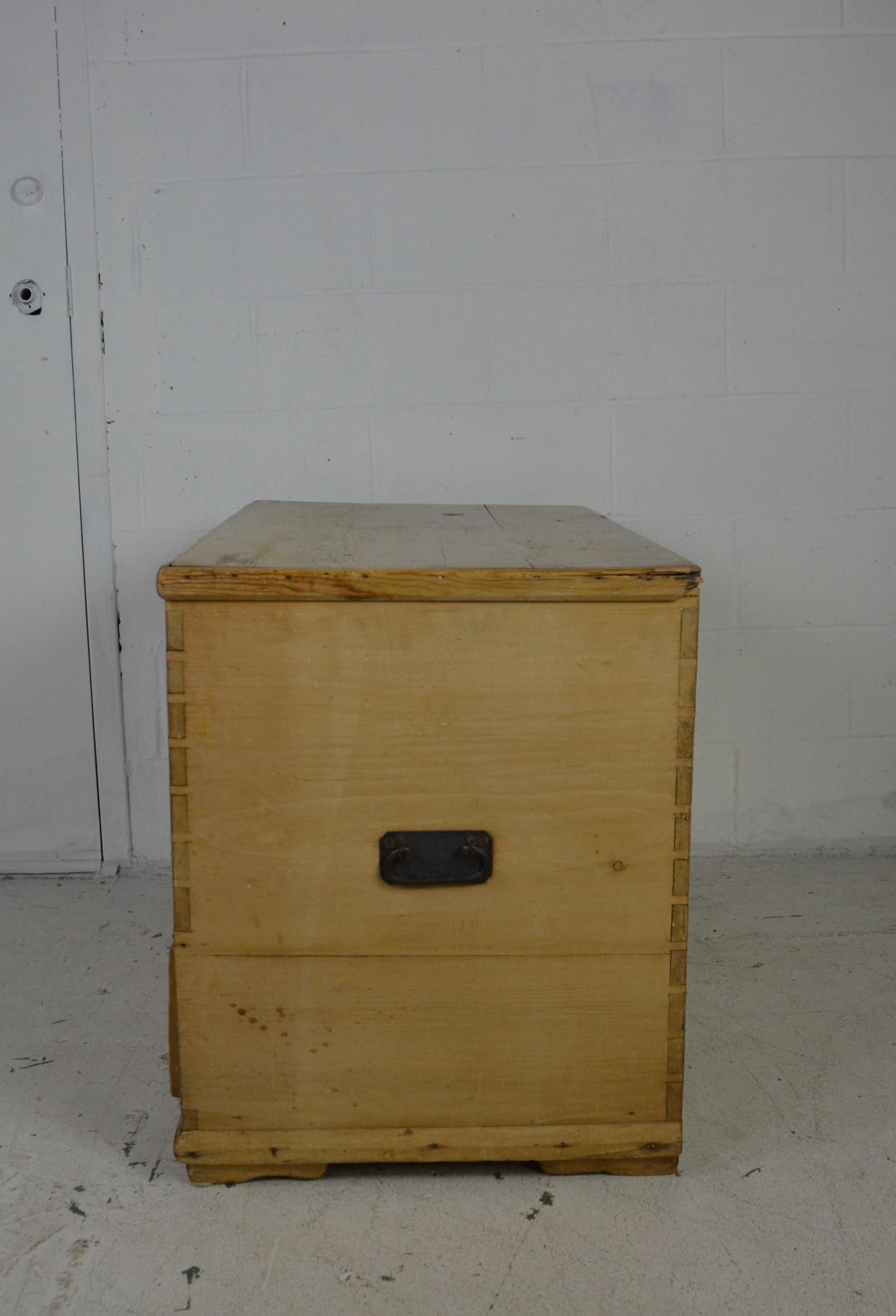 English Pine Blanket Box / Mule Chest at 1stDibs | blanket boxes for ...