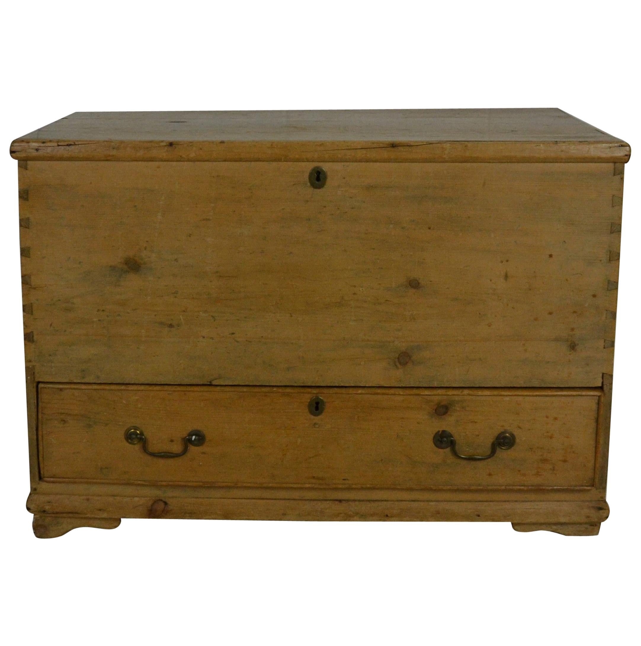 English Pine Blanket Box / Mule Chest at 1stDibs | blanket boxes for ...