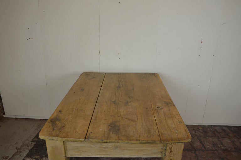 English Pine Kitchen Table, 1850s For Sale at 1stDibs