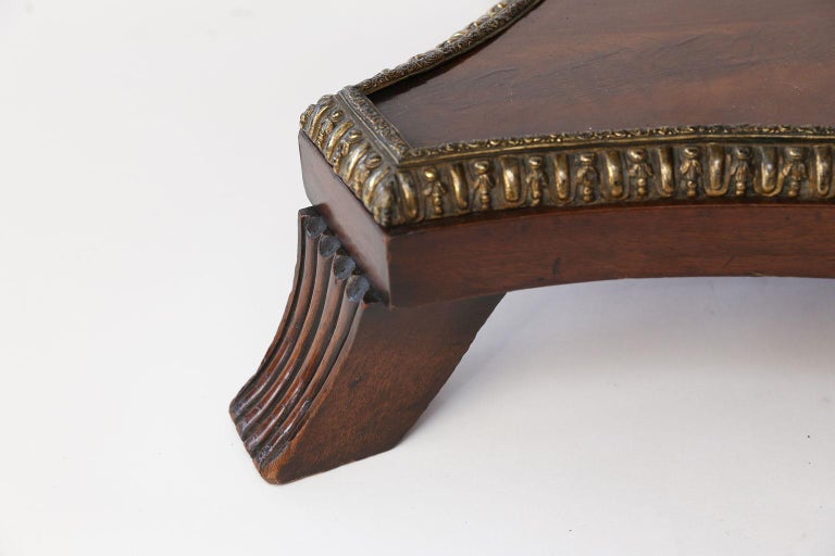 English Leather-Top Center Table in Cuban Mahogany For Sale at 1stDibs
