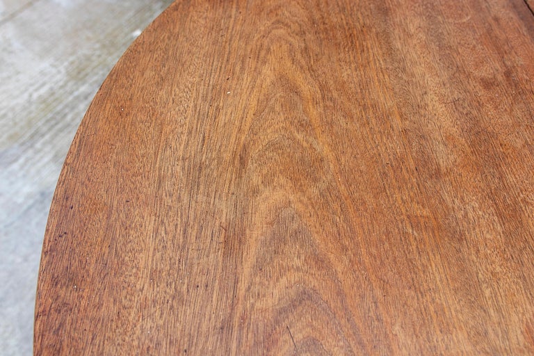 English Round Mahogany Table For Sale at 1stDibs