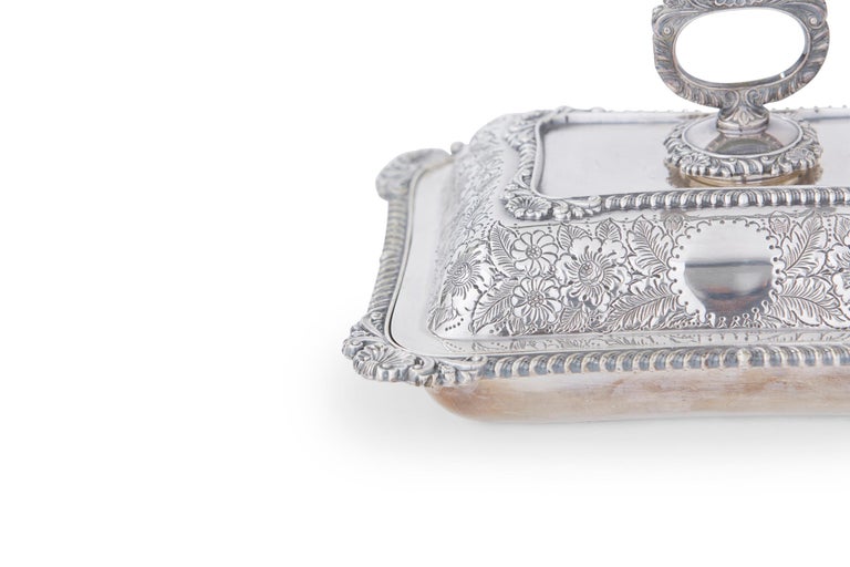 English Silver Plate Covered Pair Entree Dishes For Sale at 1stDibs
