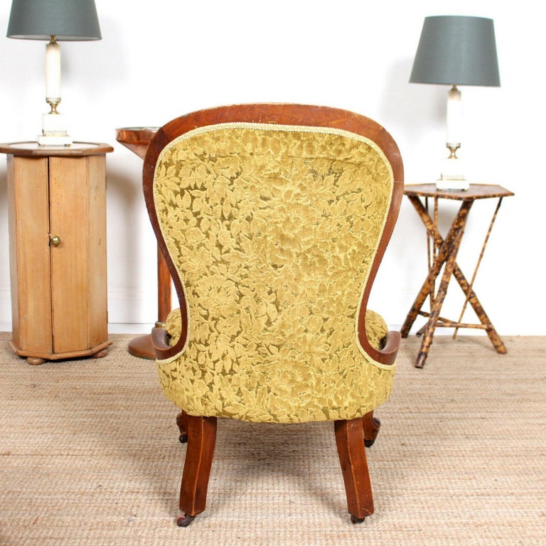 English Spoon Lounge Chair 19th Century Walnut Nursing Chair For Sale ...