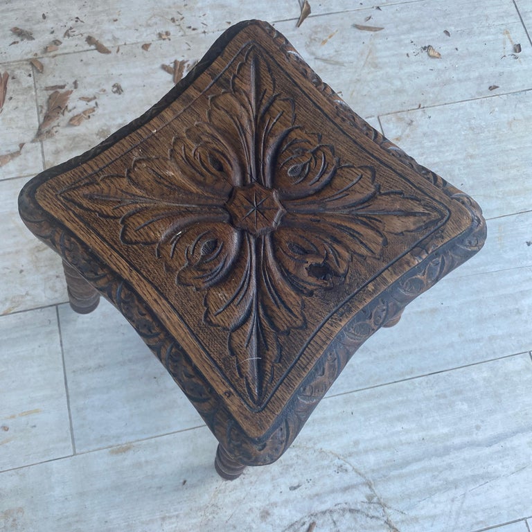 English Stool, Twisted Legs, 19th Century, Brown Color For Sale at 1stDibs