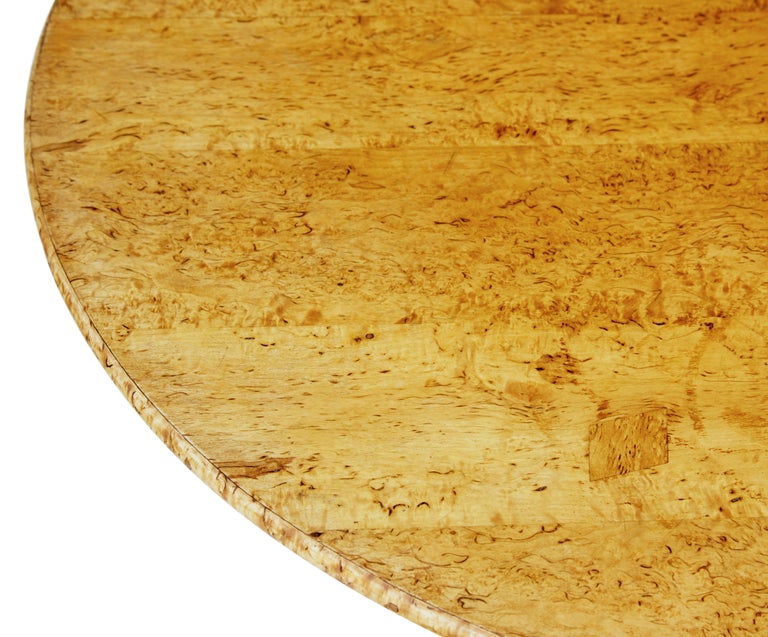 English Victorian 1870s Burr Birch Round Tilt Top Occasional Pedestal ...