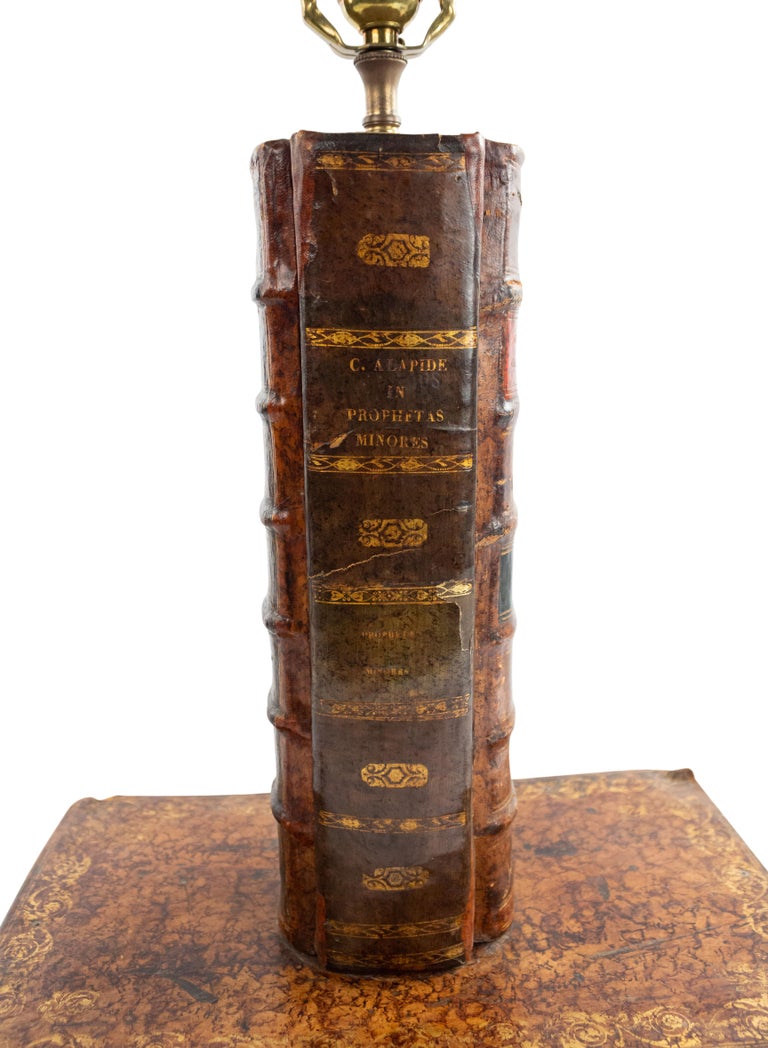 English Victorian Leather Book Table Lamp For Sale at 1stDibs
