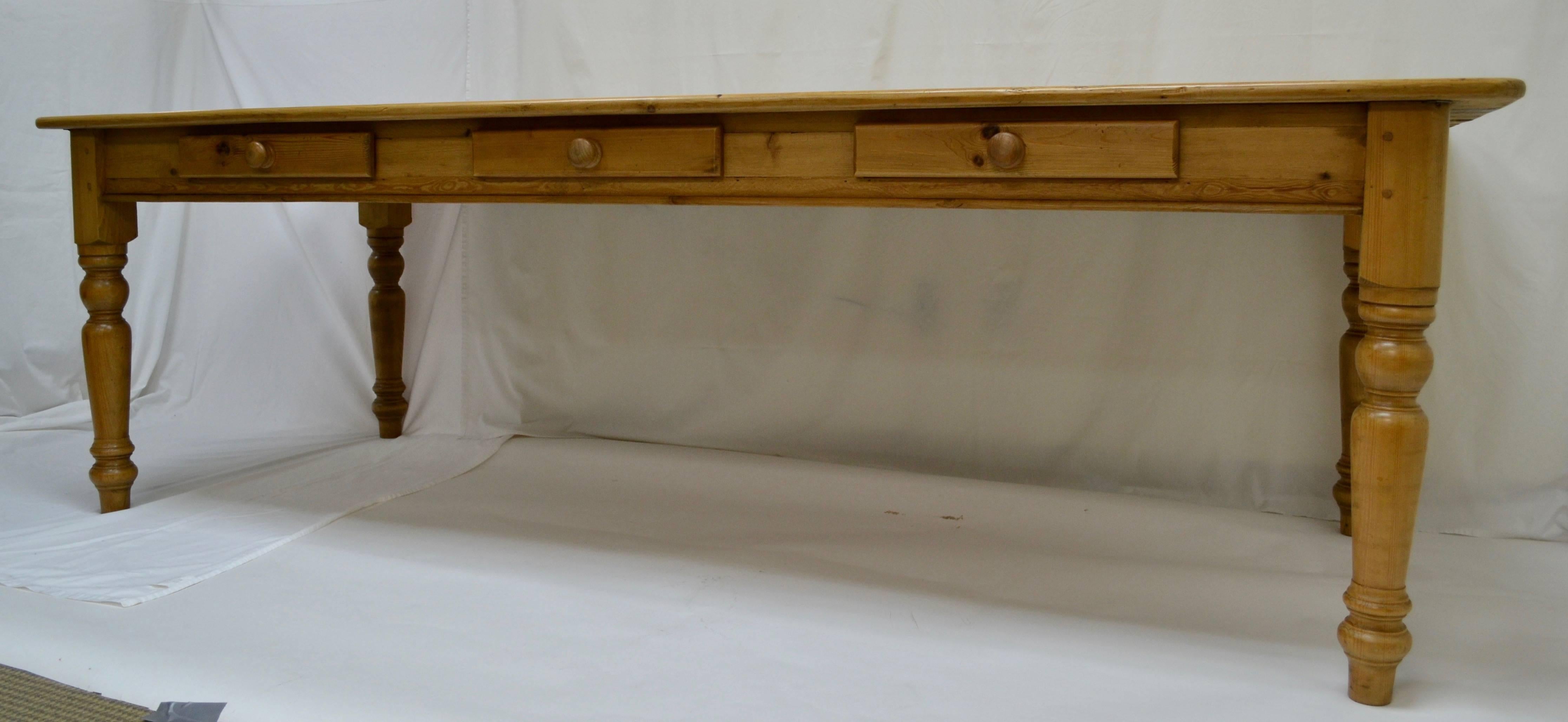 English Vintage Pine Turned Leg Farmhouse Table at 1stDibs | vintage ...