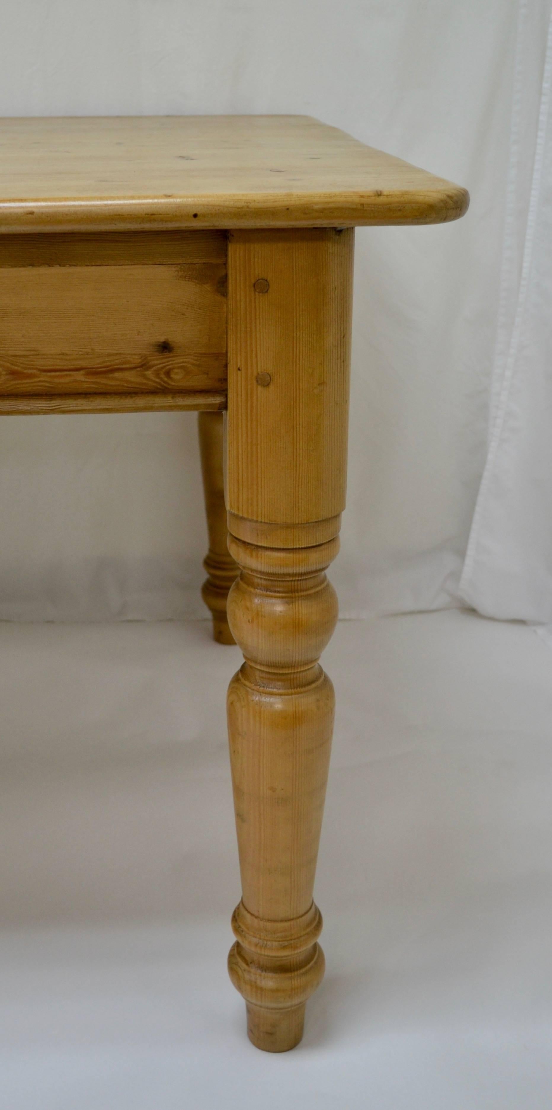 English Vintage Pine Turned Leg Farmhouse Table at 1stDibs | vintage ...