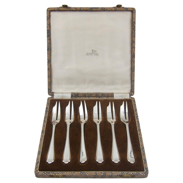 English Walker and Hall Boxed Set of Silverplate Cake or Pastry Forks ...