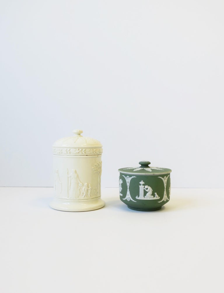 English Wedgwood Neoclassical White Box Jar with Lid For Sale at 1stDibs