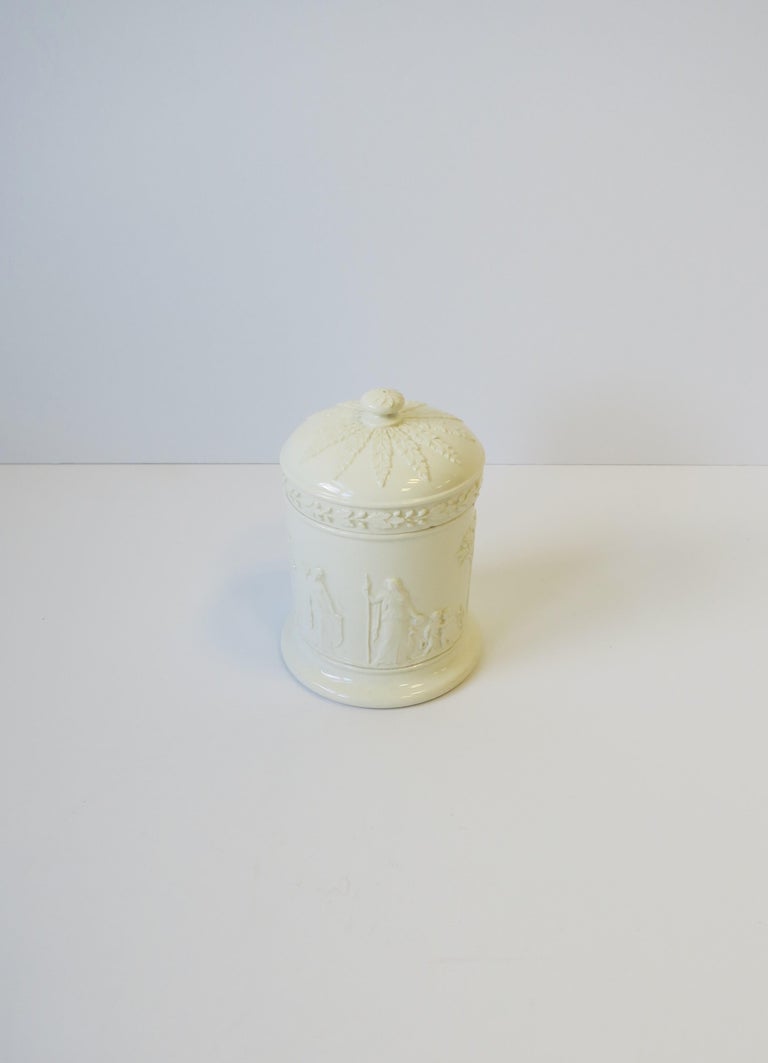 English Wedgwood Neoclassical White Box Jar with Lid For Sale at 1stDibs