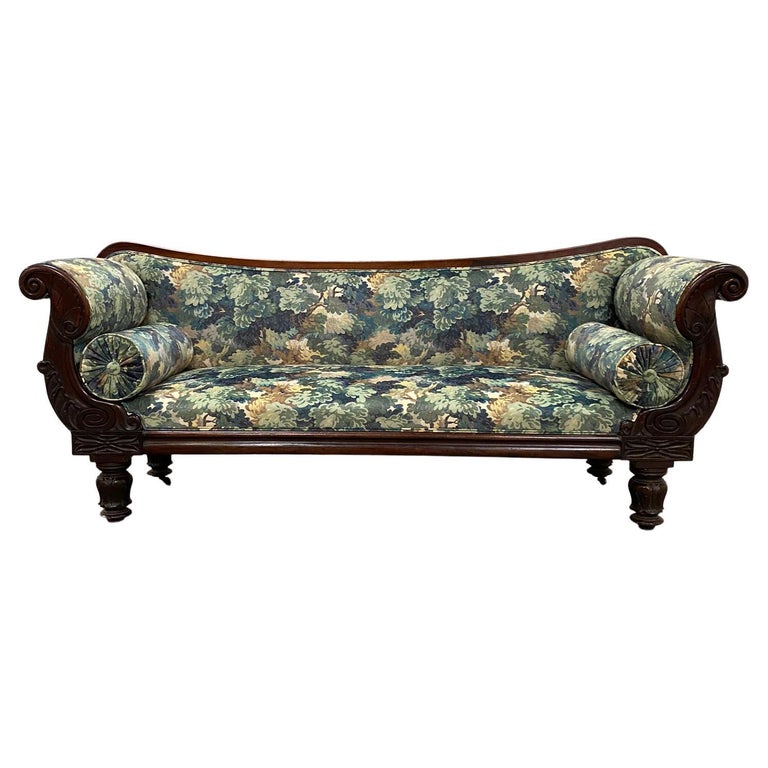 English William IV Carved Sofa, 19th Century For Sale at 1stDibs