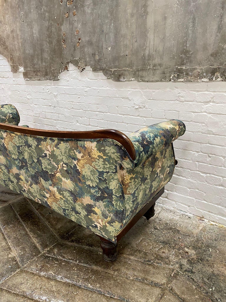 English William IV Carved Sofa, 19th Century For Sale at 1stDibs