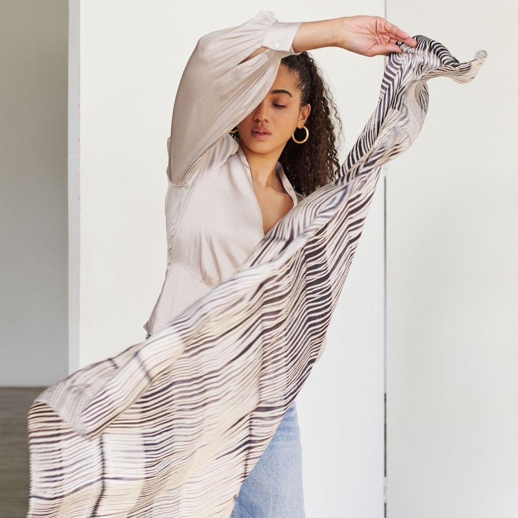 Ero Scarf in White Black Classic Shibori Print Handmade by Artisans For ...