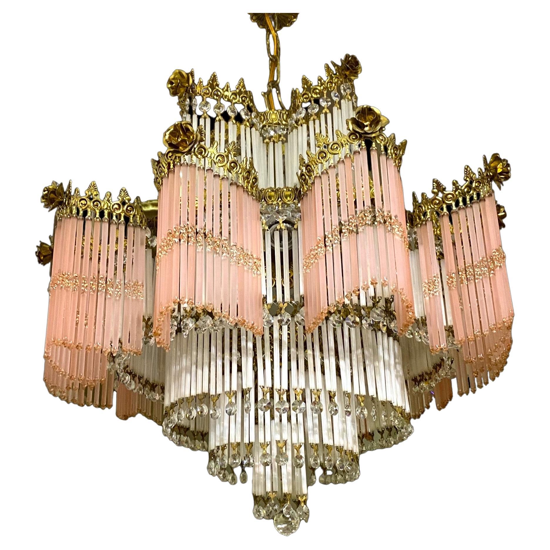 Magnífica Lámpara Tallada En Flor For Sale at 1stDibs