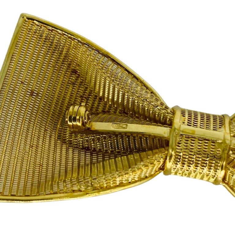 Essepi Bow Tie 18 Karat Gold Pin Brooch For Sale at 1stDibs