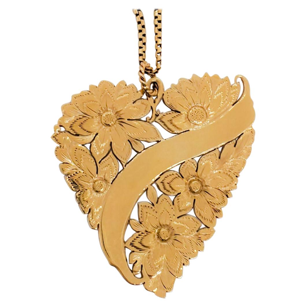 14k Yellow Gold Heart Pendant For Sale at 1stDibs