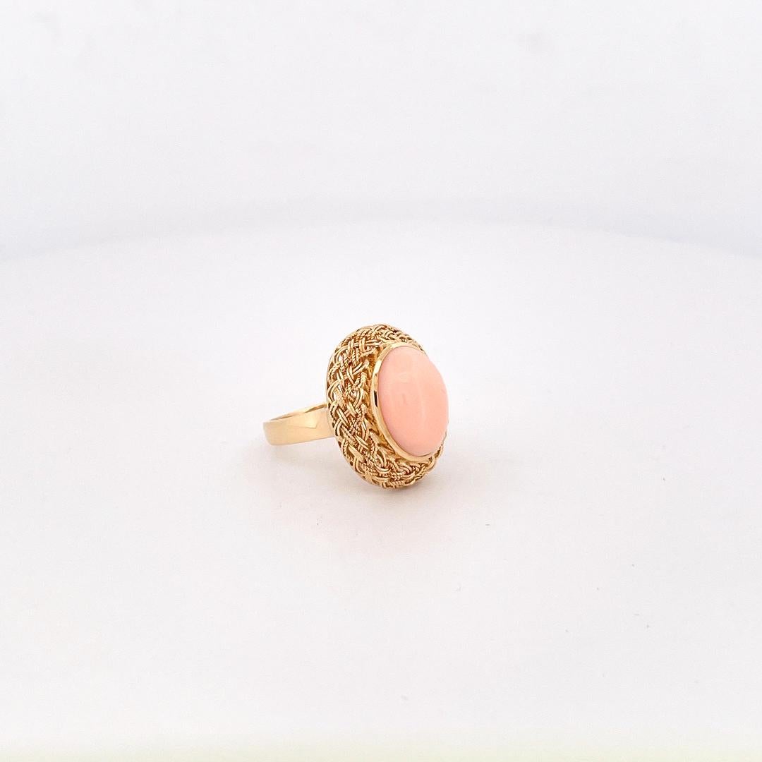 Estate 18k Yellow Gold Angel Skin Coral and Weaved Ring For Sale at 1stDibs