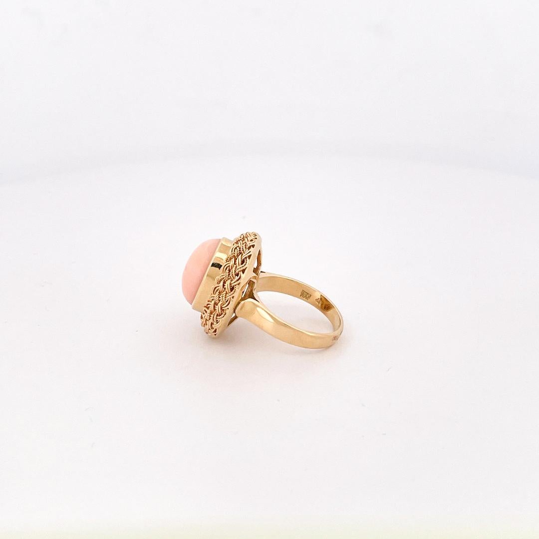 Estate 18k Yellow Gold Angel Skin Coral and Weaved Ring For Sale at 1stDibs