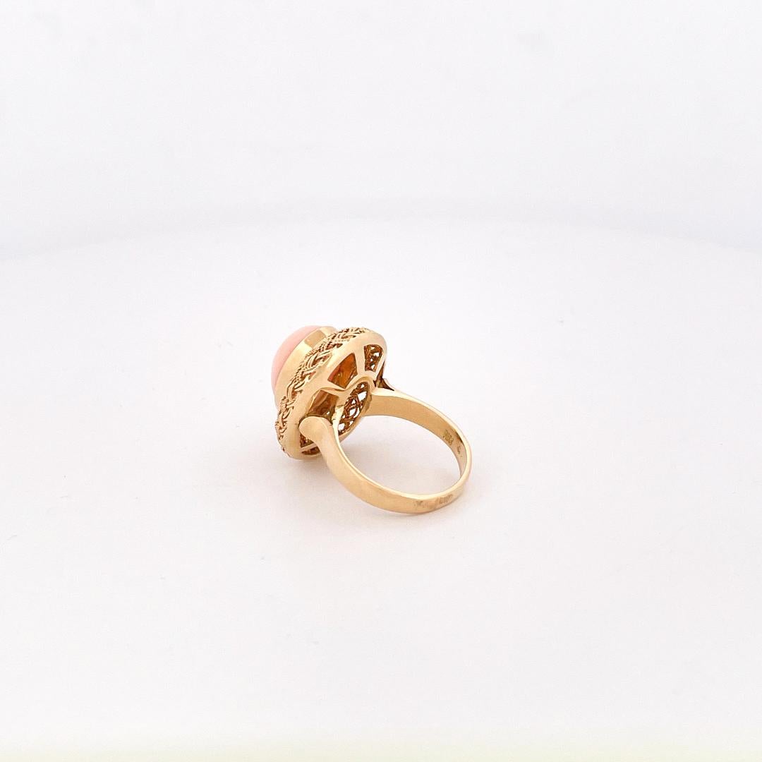 Estate 18k Yellow Gold Angel Skin Coral and Weaved Ring For Sale at 1stDibs