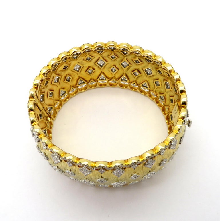 Estate 18 Karat Yellow Gold Round Diamond Fashion Statement Bangle ...