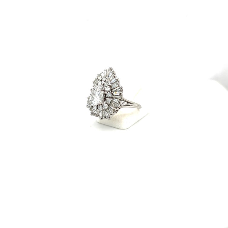 Estate Diamond 2.87cts.Cocktail Ring Set in White Gold For Sale at 1stDibs