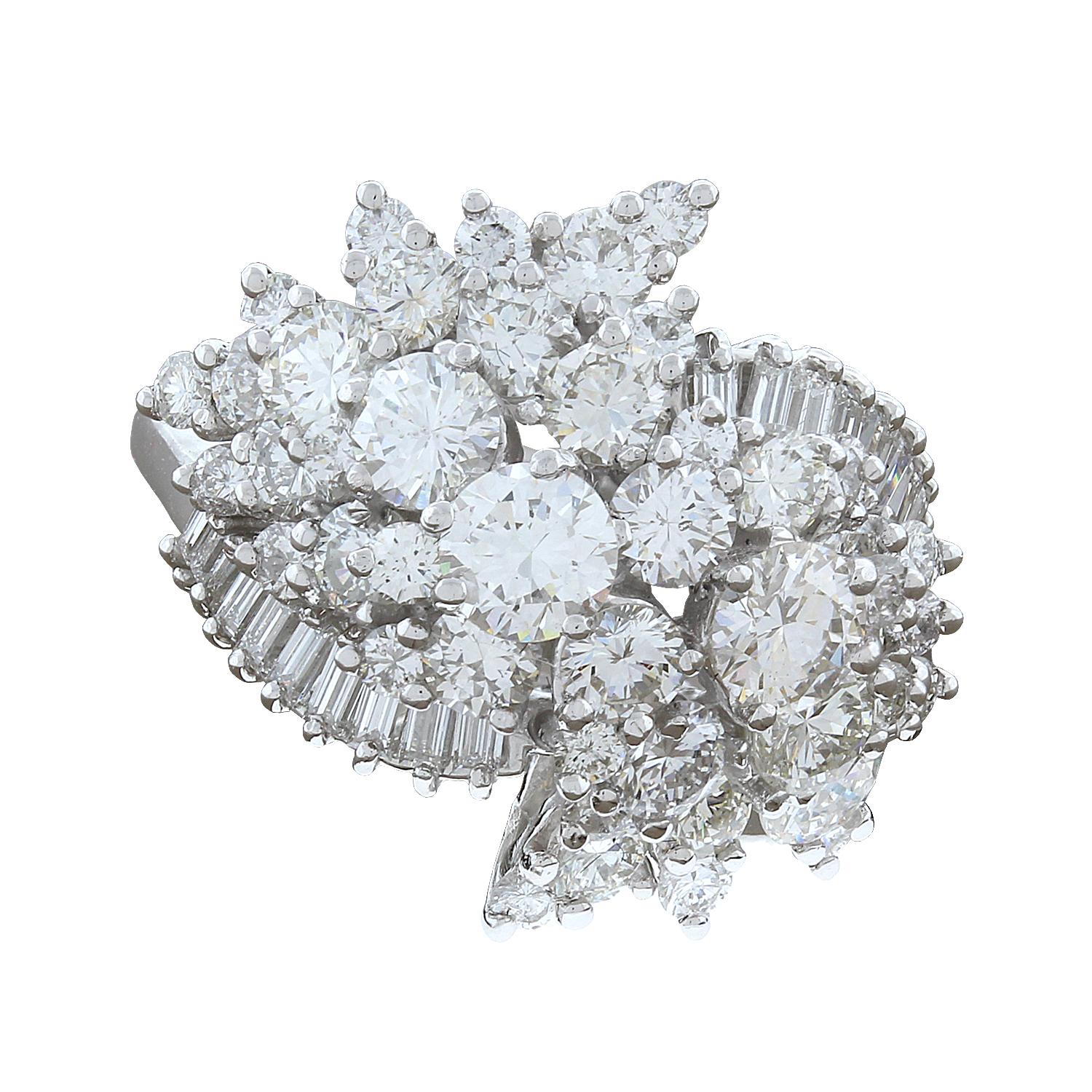 Estate 1.40 Carat Diamond Cluster Gold Ring For Sale at 1stDibs