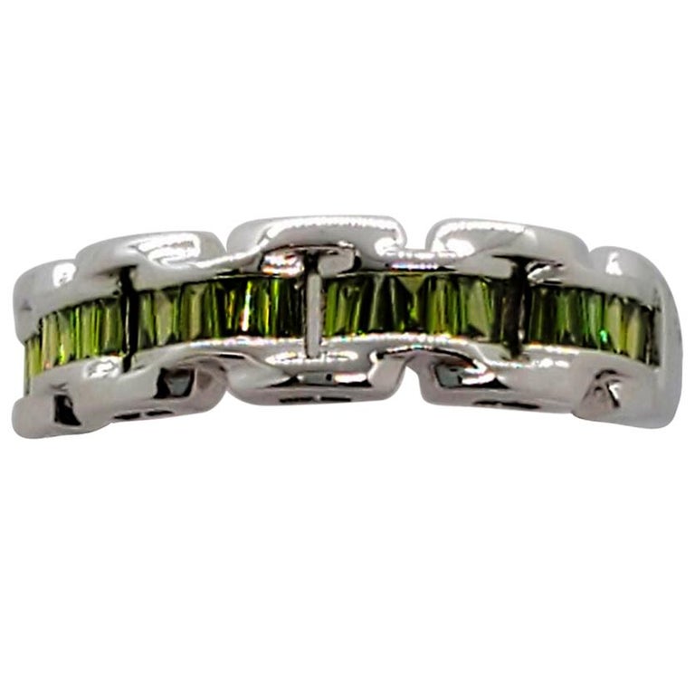 Estate Peridot Baguette Ring in 18 Karat White Gold For Sale at 1stDibs