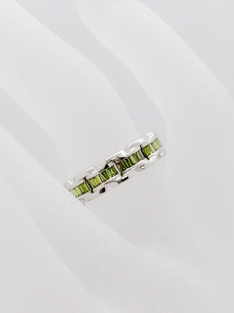 Estate Peridot Baguette Ring in 18 Karat White Gold For Sale at 1stDibs