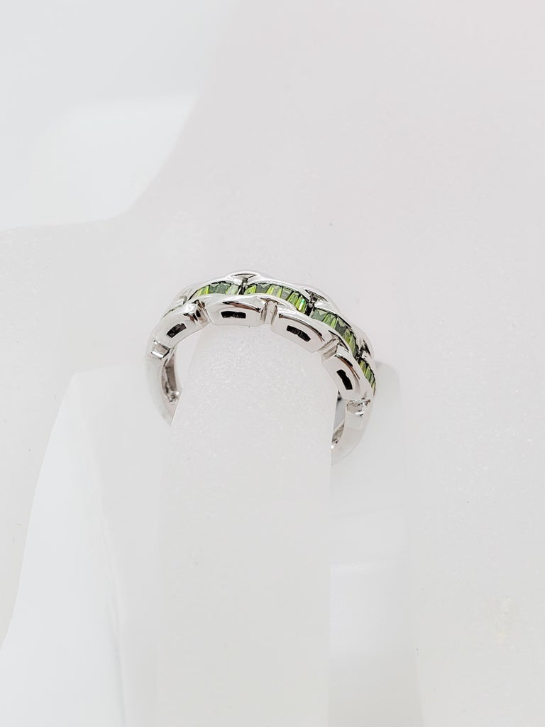 Estate Peridot Baguette Ring in 18 Karat White Gold For Sale at 1stDibs