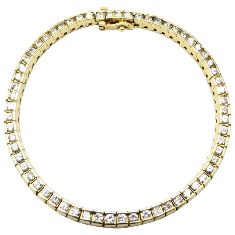 Estate Vintage 14 Karat Yellow Gold Round Diamond Tennis Bracelet For