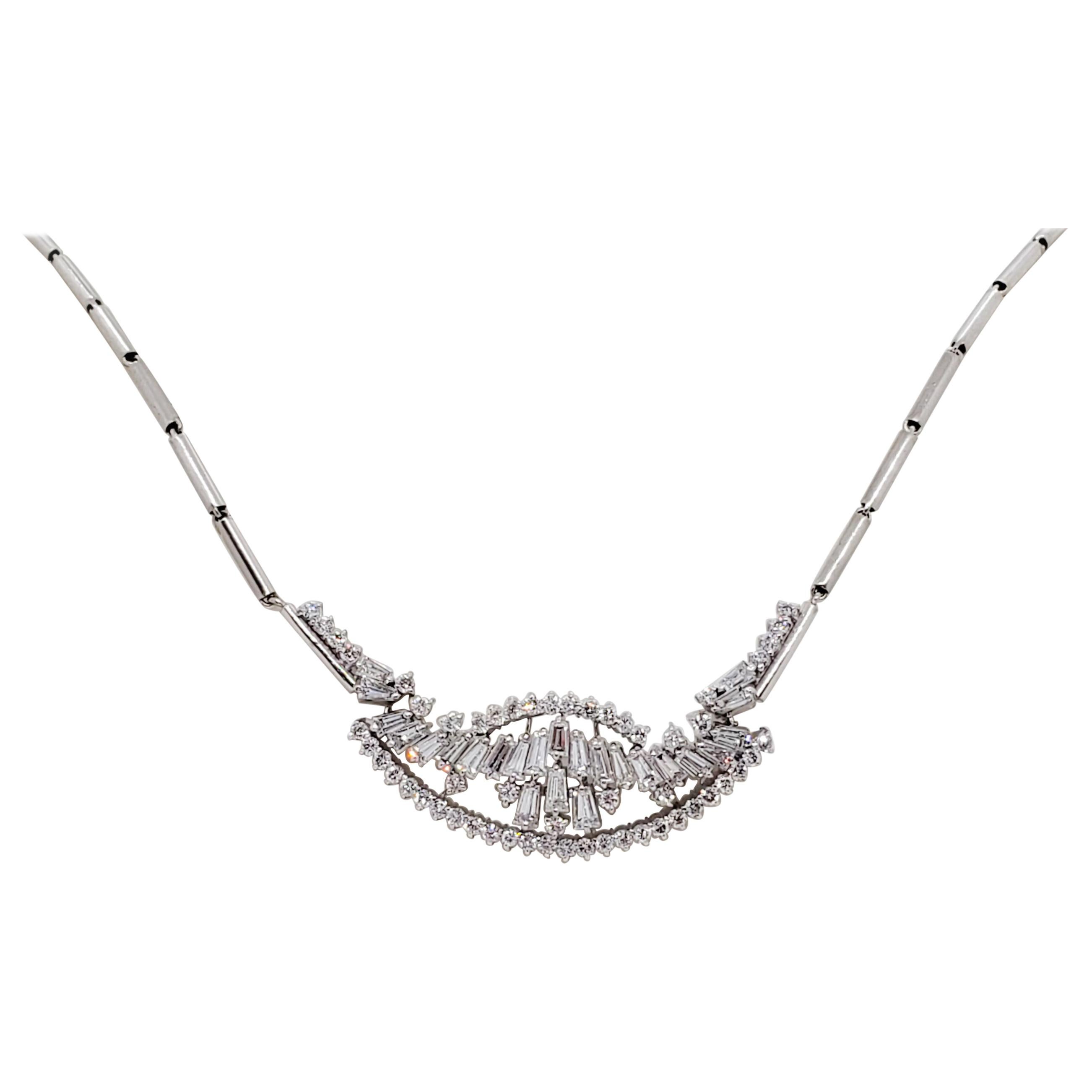 Estate White Diamond Necklace in Platinum For Sale at 1stDibs