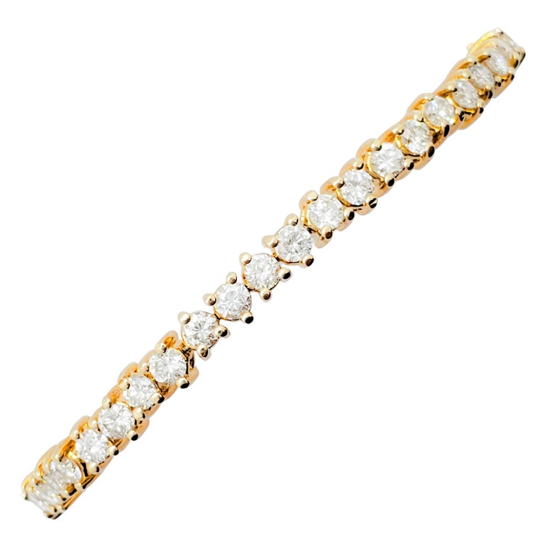 Estate White Diamond Round Tennis Bracelet In 18 Karat Yellow Gold For