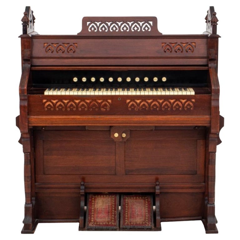 Estey Co. Gothic Revival Cottage Organ, 19th C For Sale at 1stDibs