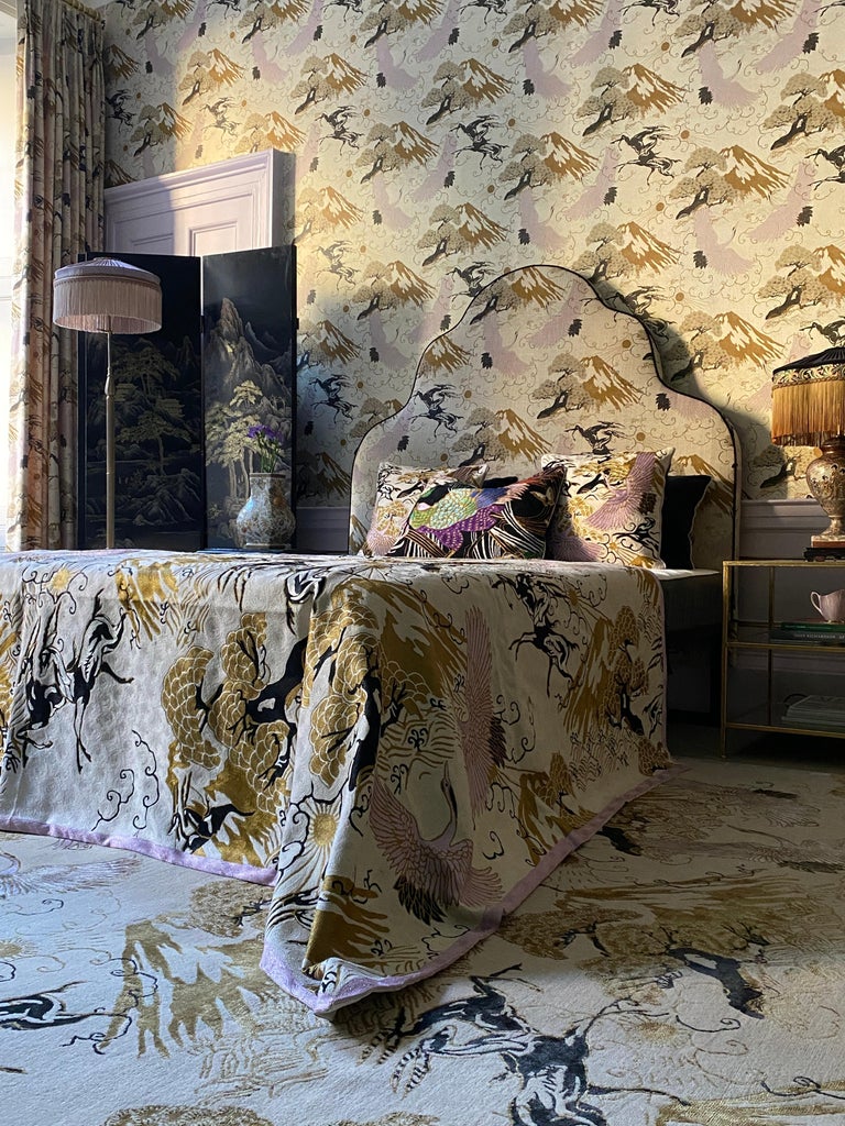 Eternal Toile - Hand Knotted Rug in Wool and Silk For Sale at 1stDibs