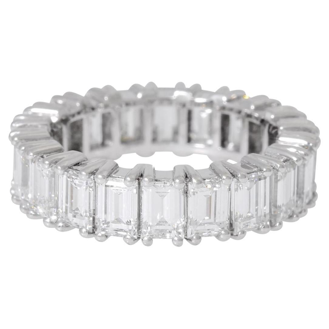 Eternity Ring with 32 Diamonds For Sale at 1stDibs