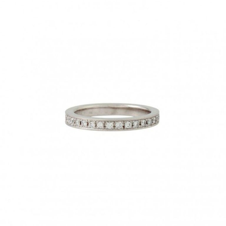 Eternity Ring with 32 Diamonds For Sale at 1stDibs
