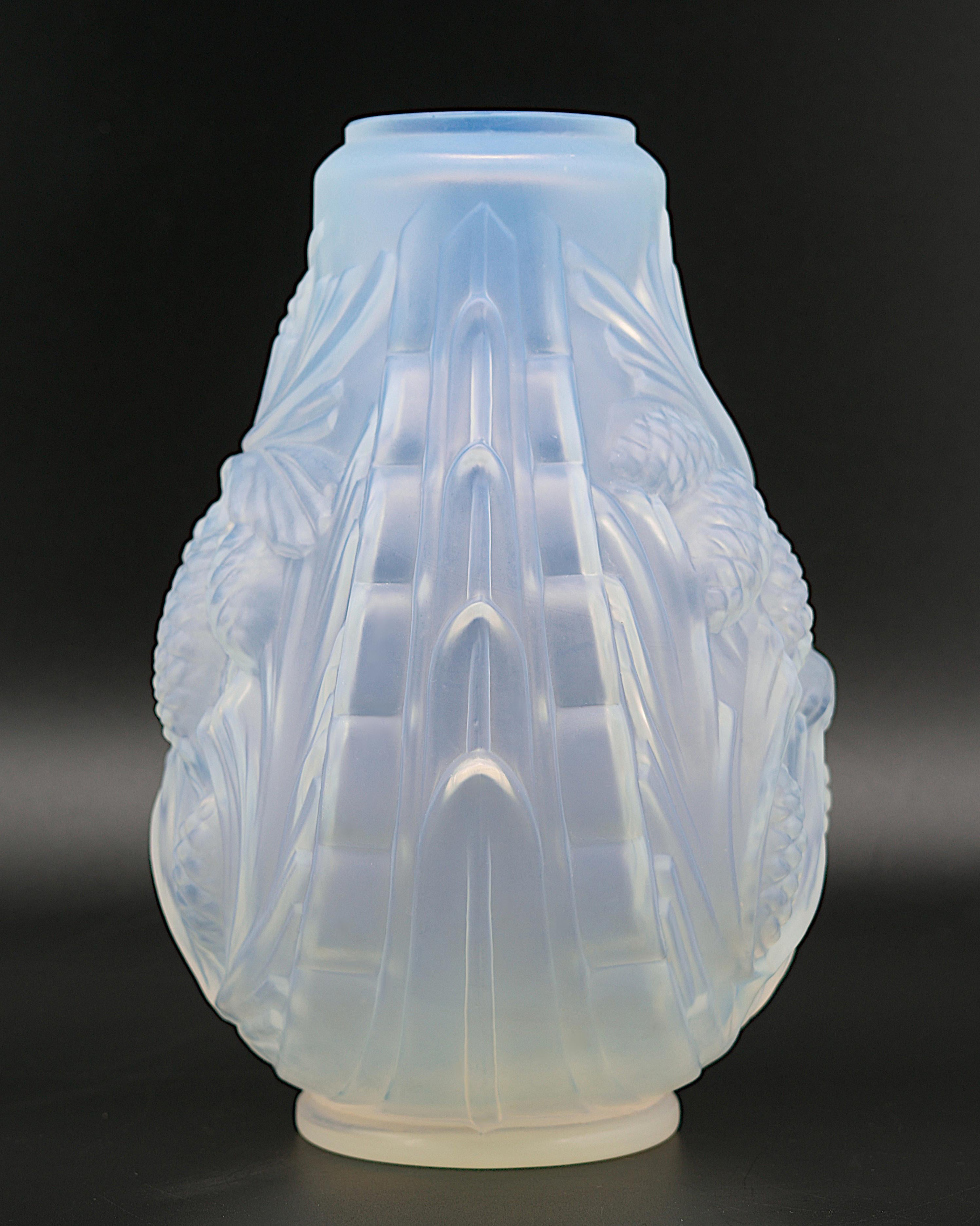 ETLING French Art Deco Frosted Glass Vase, 1930 For Sale at 1stDibs