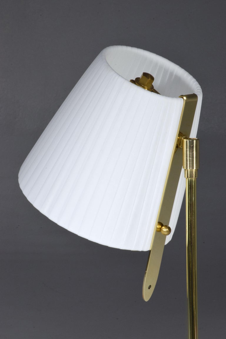 Evolution-III Contemporary Brass Table Lamp, Flow Collection For Sale ...