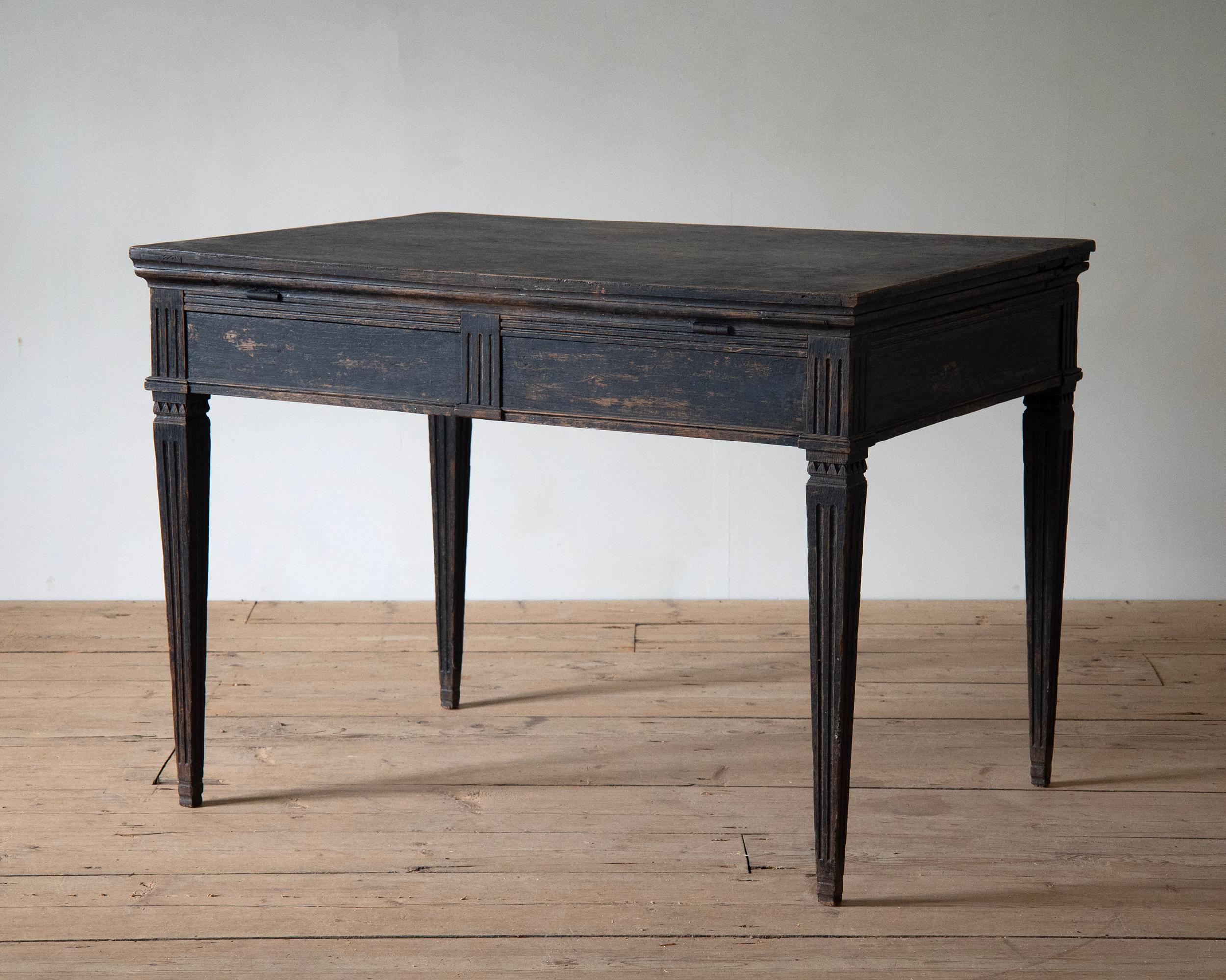 Exceptional 18th Century Gustavian Architects Desk For Sale at 1stDibs