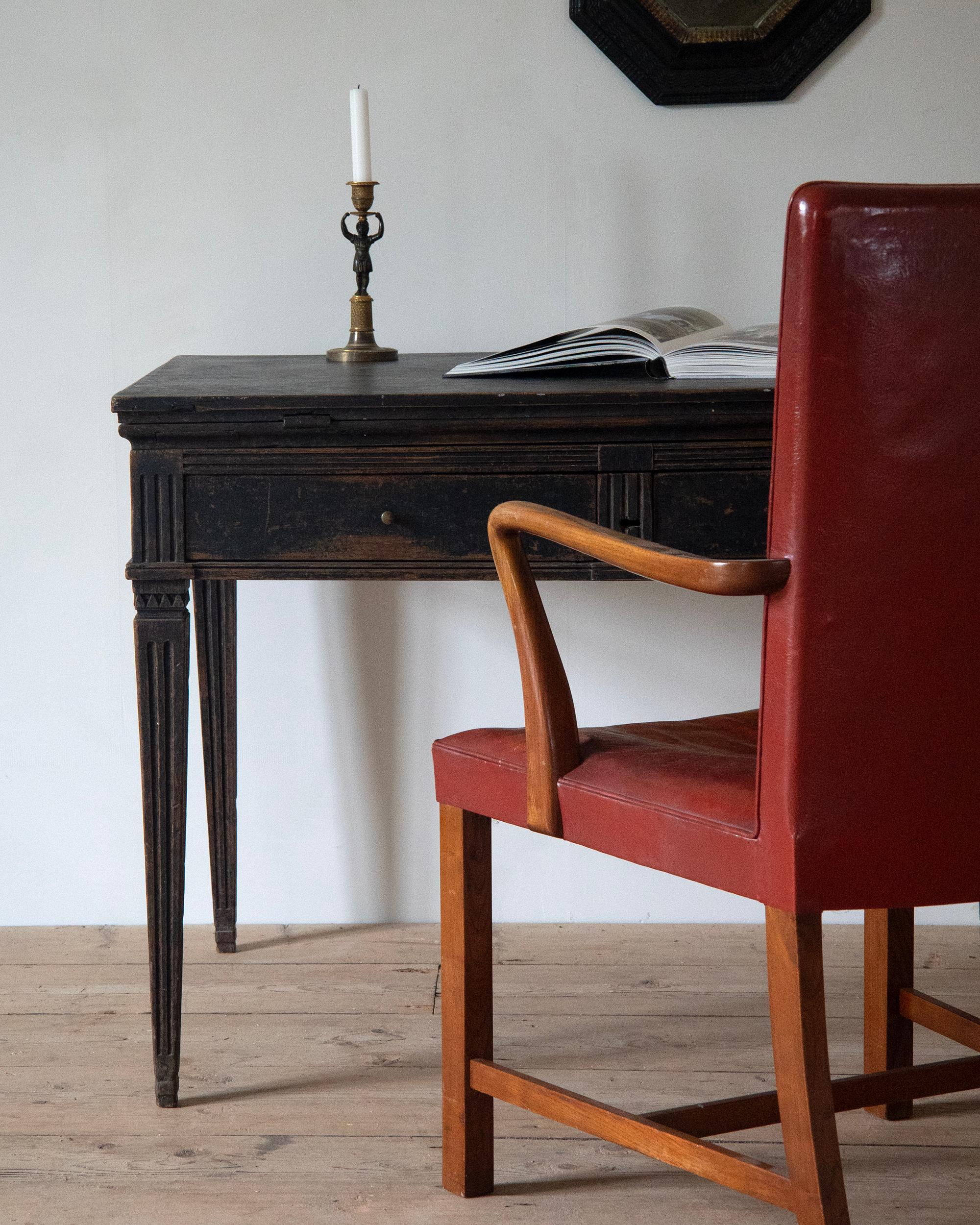Exceptional 18th Century Gustavian Architects Desk For Sale at 1stDibs