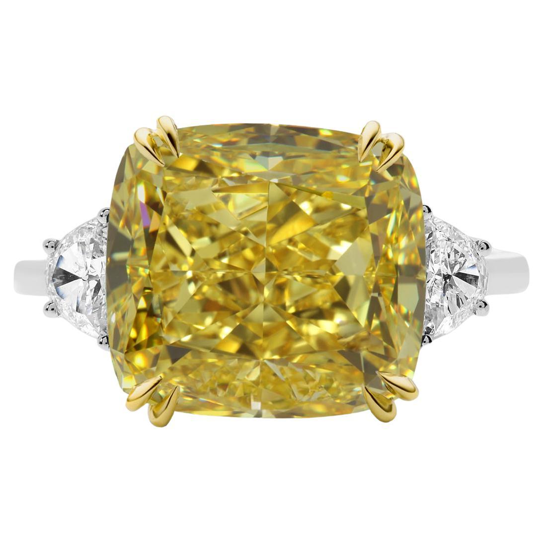 Exceptional GIA Certified 10 Carat Fancy Vivid Yellow Diamond Ring For ...