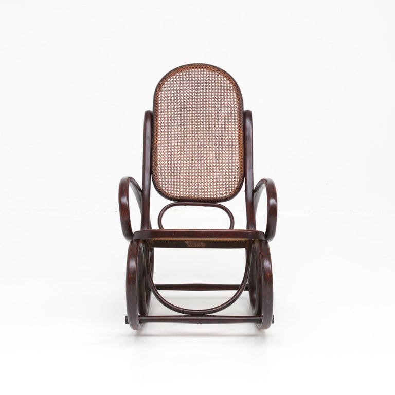 Exceptional Rocking Chair by Thonet at 1stDibs