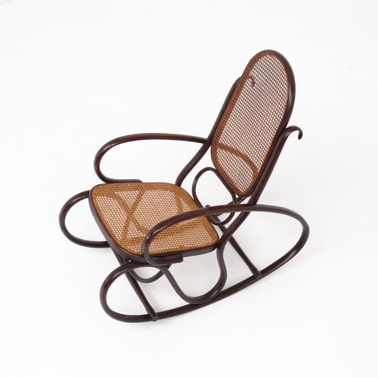 Exceptional Rocking Chair by Thonet at 1stDibs